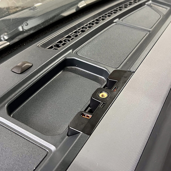 Dash USB Hub – Andrewtech Automotive